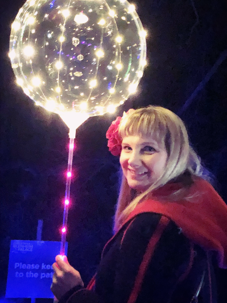 alice in wonderland | 1940's Pin-Up Entertainer Kitten von Mew